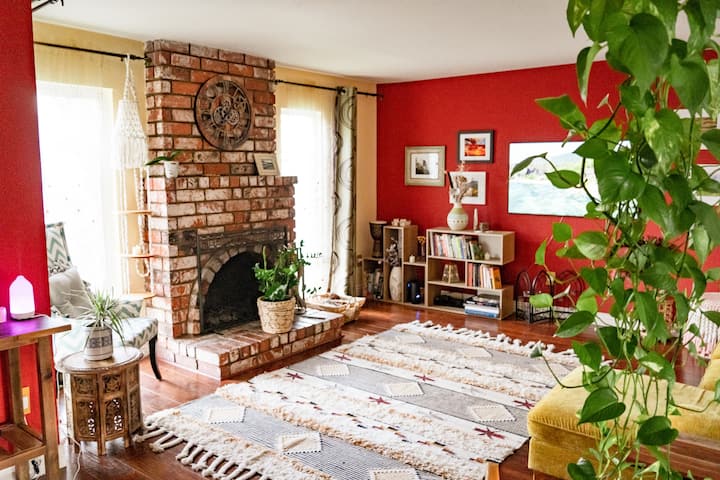 Beautiful Retreat By The Beach - Huntington Beach, CA