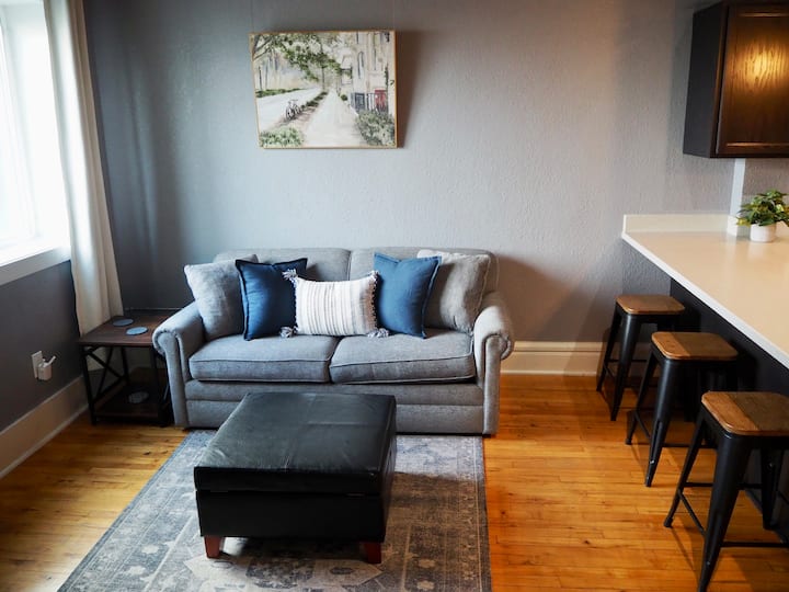 Local Discounts!-trendy Loft In Downtown Newark - Newark, OH