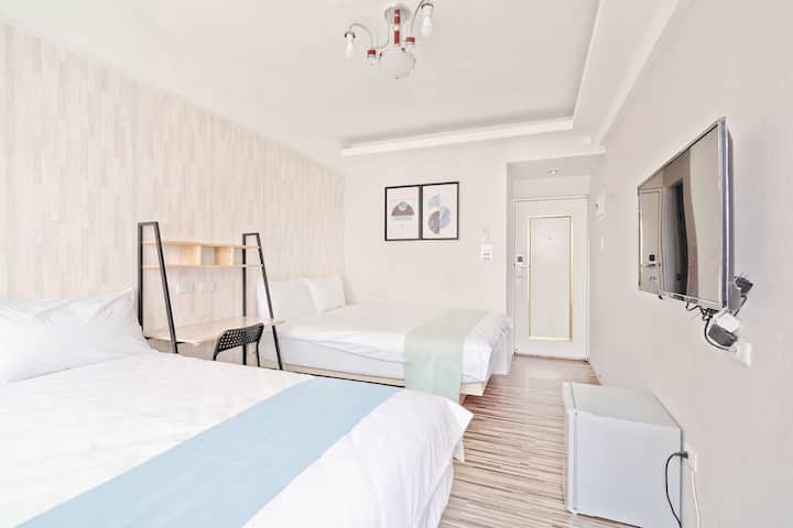 Taichung Elevator 16 People (6 Suites)with Balcony - Taichung