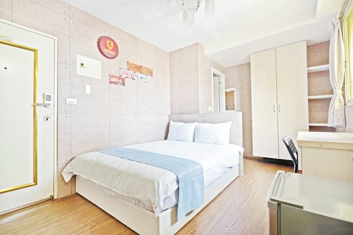 Taichung Elevator 12-15 People (6 Suites) Balcony - Taichung City