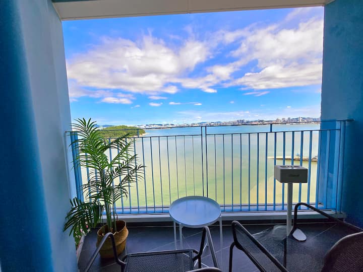 《오션뷰》개인 야외테라스_이벤트 체크아웃12시_침구청결관리_핫플상권_인천공항 19분 - South Korea