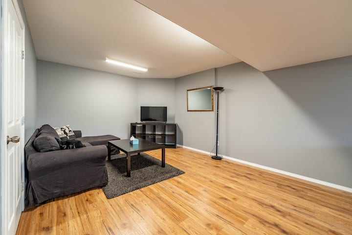 Cozy Suite Right In Town! - Creston