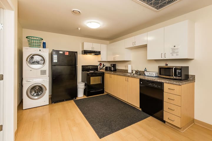 2 Bedroom Close To Su/esf/upstate. F - Syracuse, NY