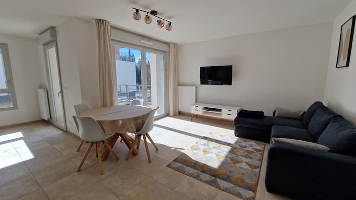 Appartement De 2 Chambres, Calme Et Central - Nyon