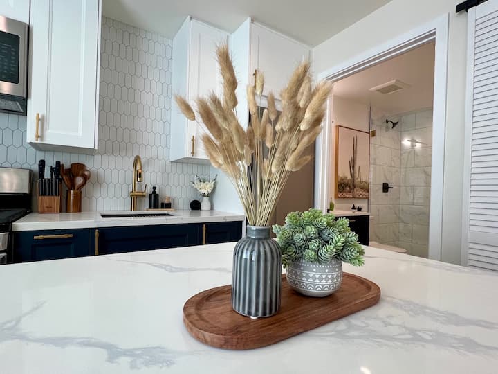 Beautiful Studio With Outdoor Patio - Los Angeles, CA