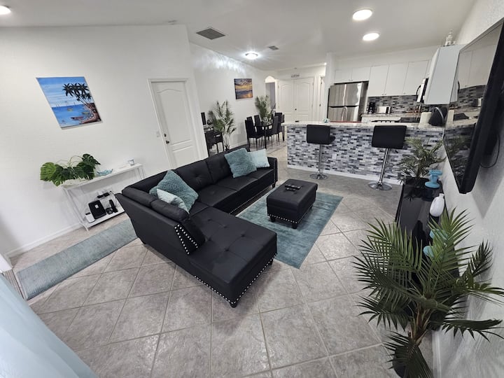 Coral Suites - Tropical Stylish Florida - Cape Coral, FL