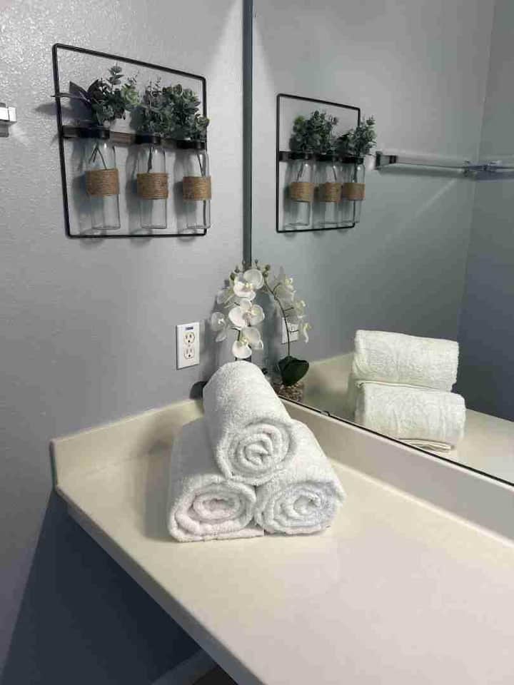 12min To Disney  Sleeps 10 Cozy  3br Condo Pool Ct - Kissimmee, FL