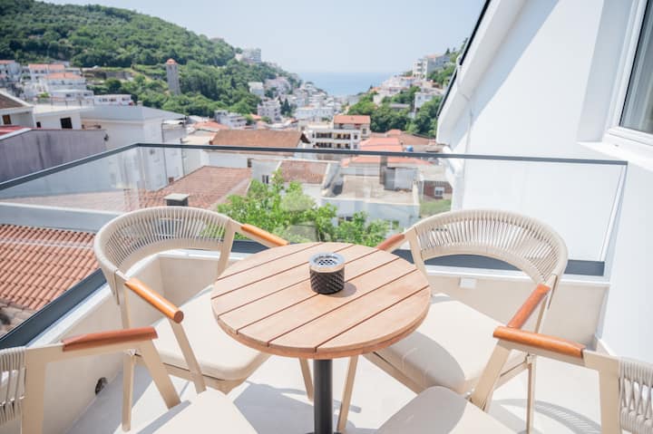 Two Bedroom Apartment, Spacious And Cosy - Montenegro