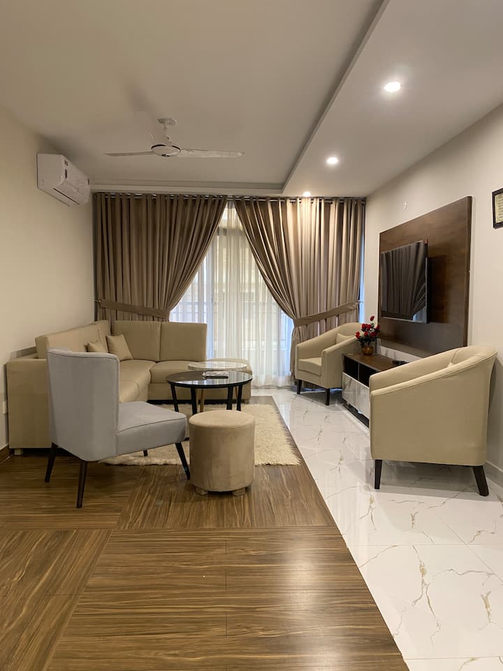 Luxury 3 Bed | Family- Friendly | Prime Location - Islamabad