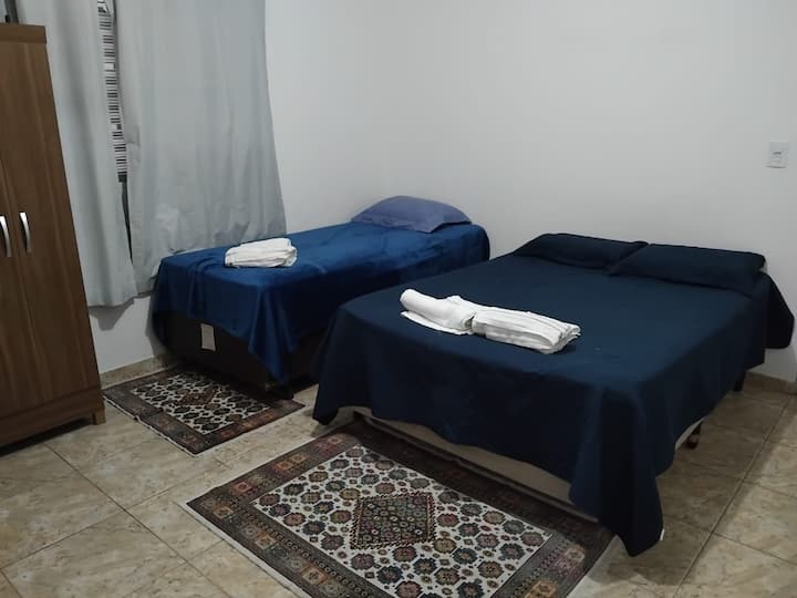 Quarto Suíte Cama De Casal + Uma De Solteiro - Itu