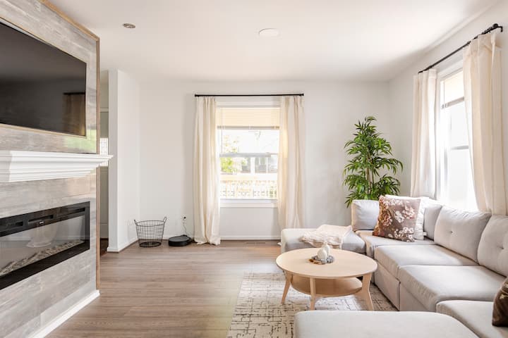 Welcoming Cozy Home/free Parking/ Super Fast Wifi - ミネアポリス, MN