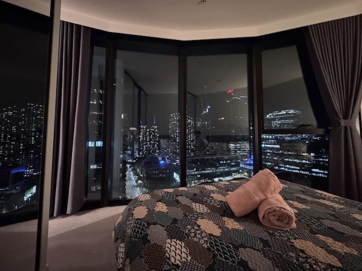 270° City Views | Premier Tower Luxury 2br Stay - Carlton