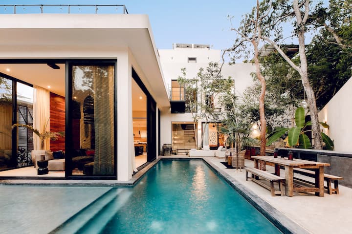 Casa Manati | Stunning Mansion With Rooftop & Pool - Tulum