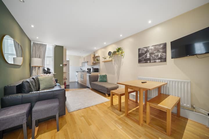 2-br In The Heart Of Soho - 5 Guests - Londen