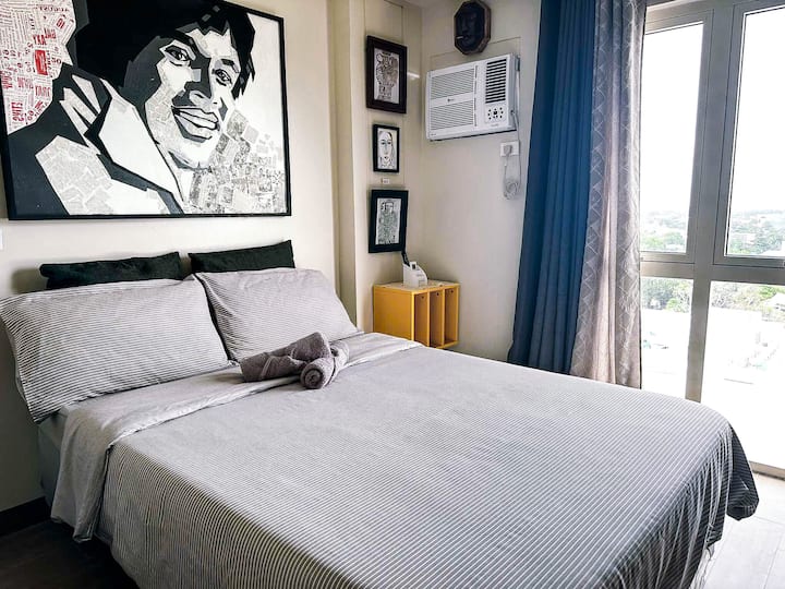 Family-friendly Condo With Pool, Gym, Daycare! - Bacolod
