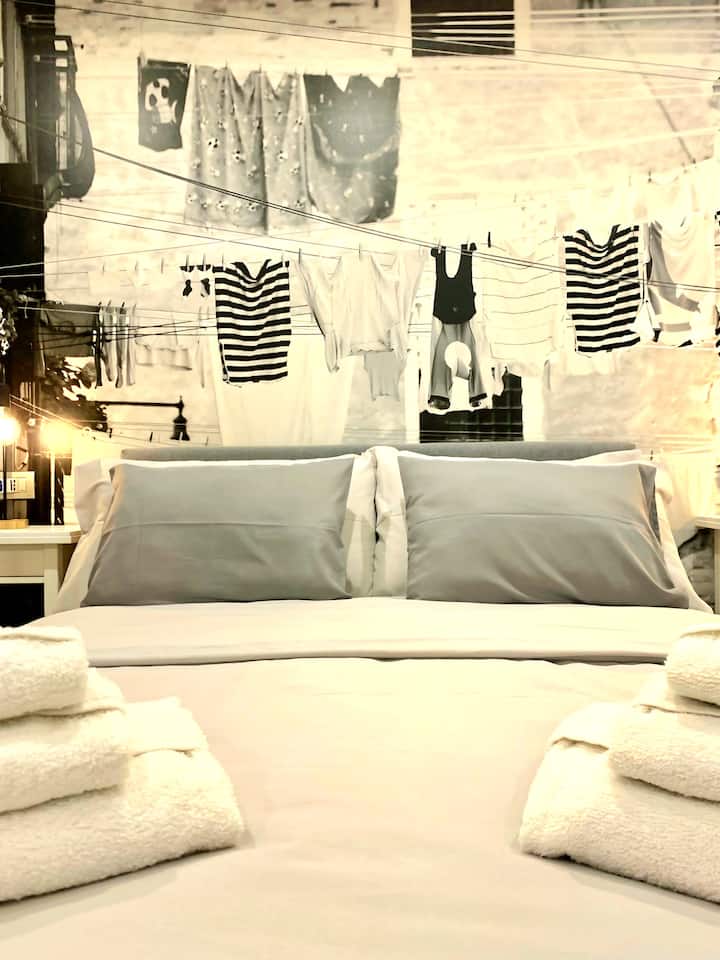 Charming Typical Neapolitan 'Basso' - Studio Apt. - Naples