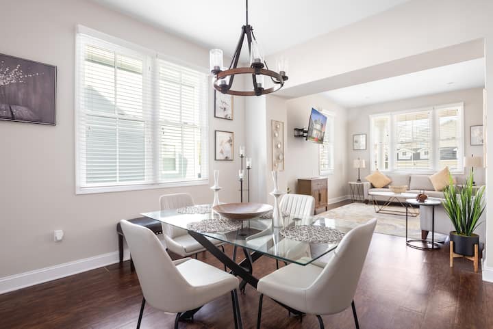 Home With Historic Charm! Close To Naval Hospital! - Chesapeake, VA