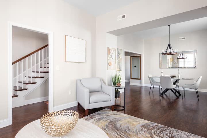 Home With Historic Charm! Close To Naval Hospital! - Portsmouth, VA