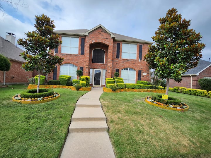 Gorgeous Resort Style Home - Frisco