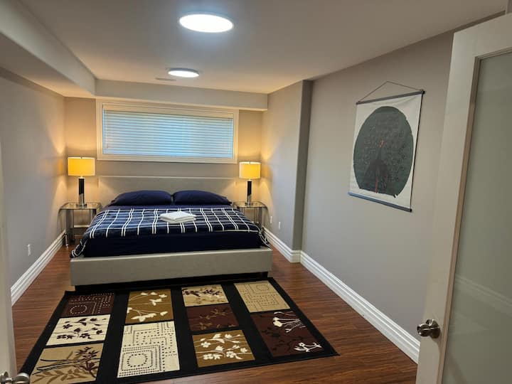 Modern, Cozy, Spacious, Bright Full Unit - Windsor