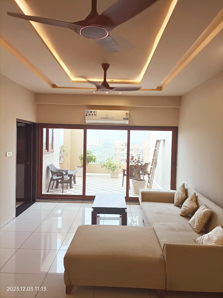 Penthouse New Swaminarayan Mandir Nadiad - 納迪亞德