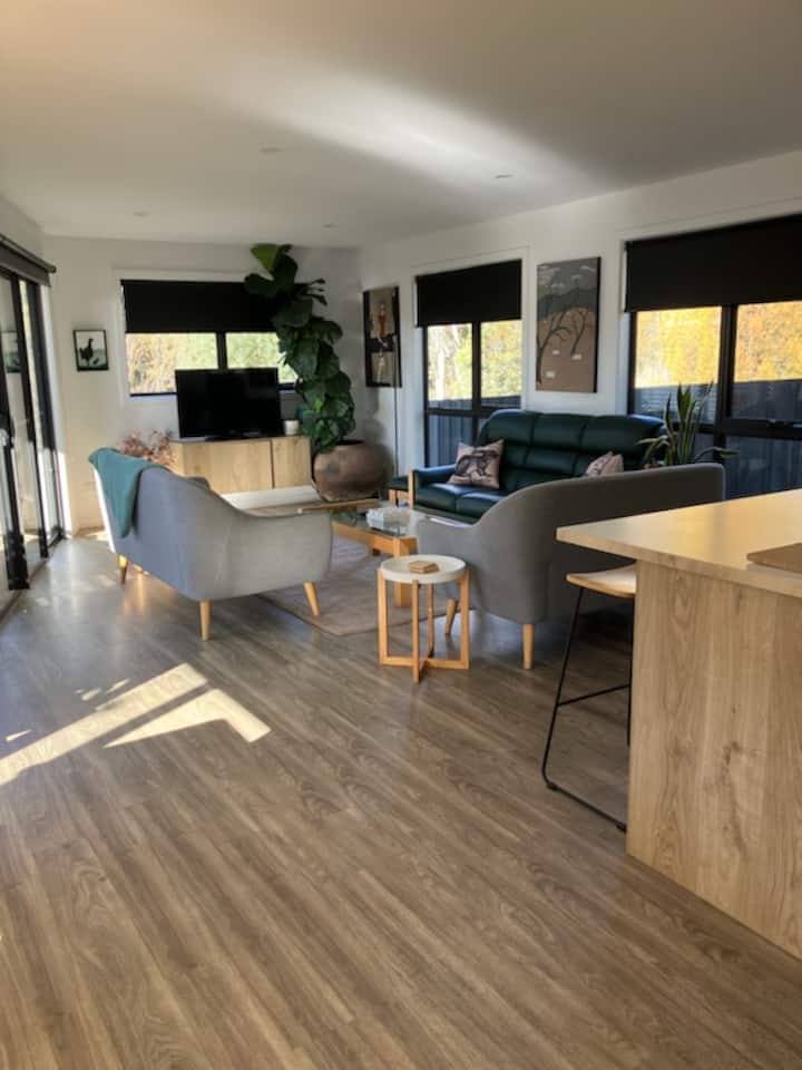 Tranquil Modern Bush Retreat - Franklin House - National Trust Tasmania, Youngtown