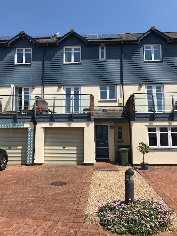Schooners | Steps From The Marina - Dawlish Warren