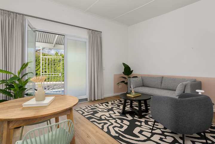 Equipped King Studio In The Heart Of Franschhoek - Franschhoek