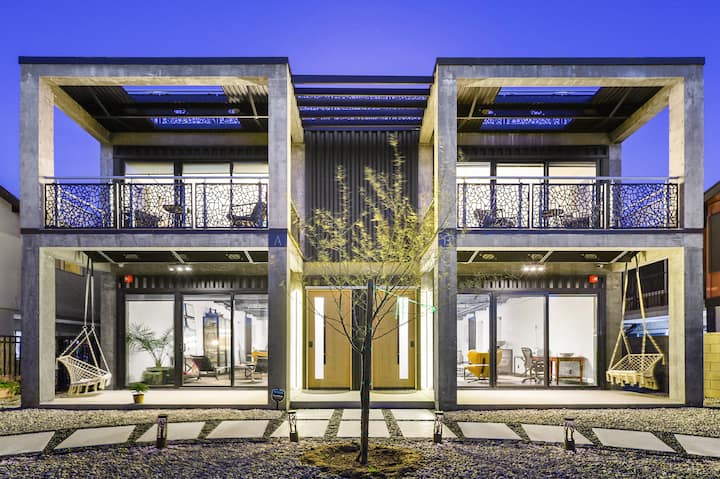 New Luxury Concrete Home: Minutes From The Beach - Long Beach, CA