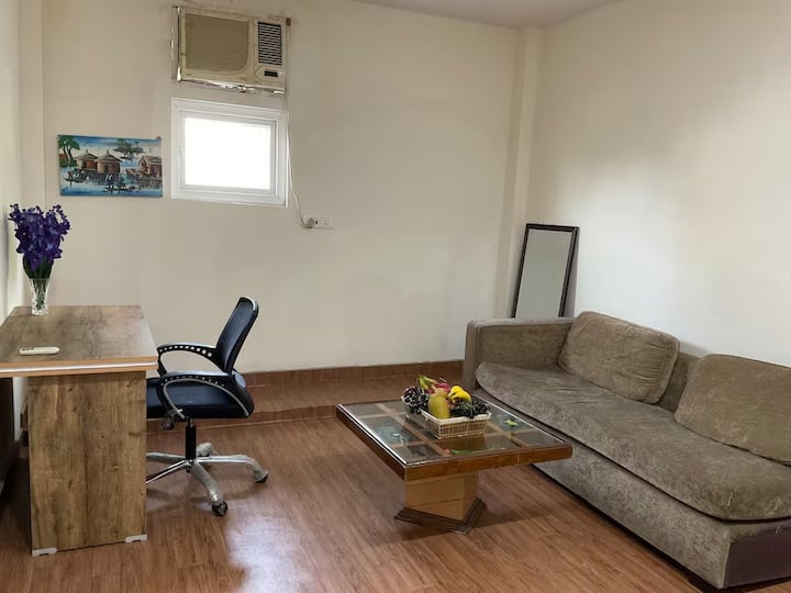 Candid 1bhk In South Delhi - New Delhi