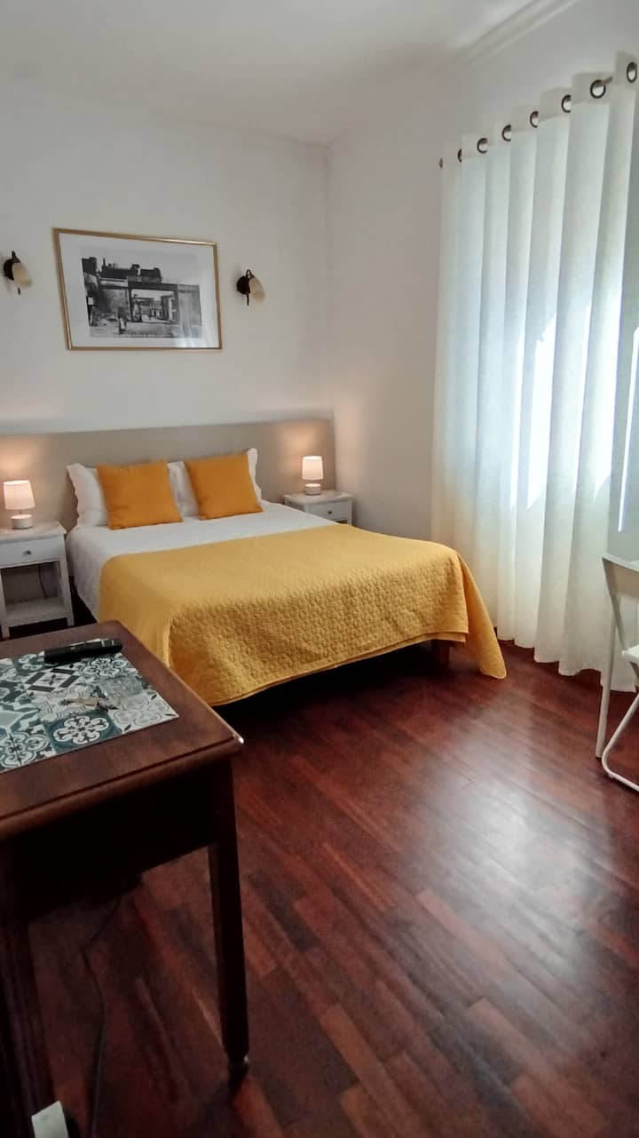 Casa 42 - Suíte Em Moradia Centro Histórico Monção - Bela