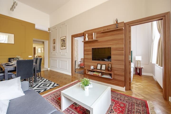Rare Find! Outstanding Location In The Centre! - Budapest