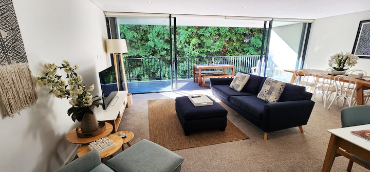 Stylish Parkside Retreat - Randwick
