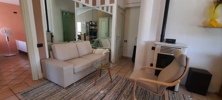 Casa Silenzio Mountain & Sea View - Creative Room - Quartu Sant'Elena