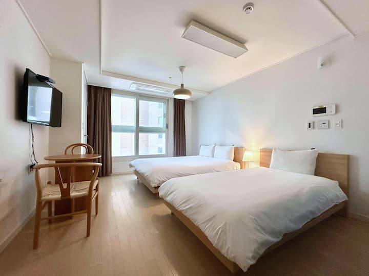 • Vanilla • 해변1분 워터파크 1분 퀸침대1싱글1 무료주차 넷플릭스 정수기 - Busan