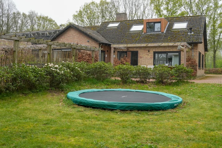 Uniek 6p Schoolhuis Tuin & Hottub, Rust En Natuur - Netherlands
