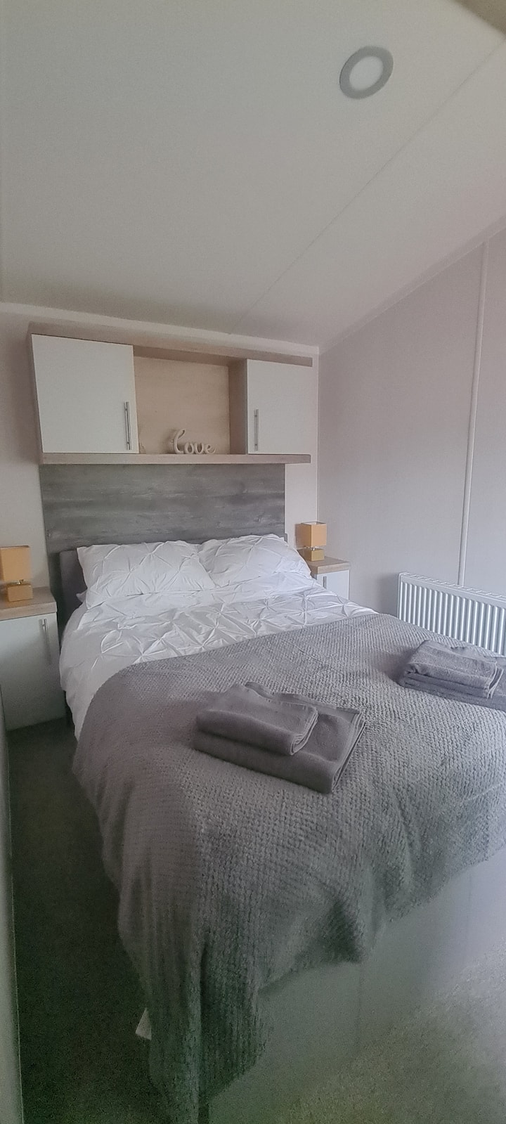 Silver 3 Bed Luxury Static Caravan With Patio - North Berwick
