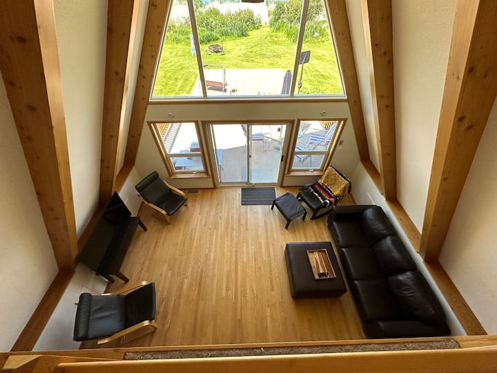 Jean's Lake Front Cottage - Lac la Hache