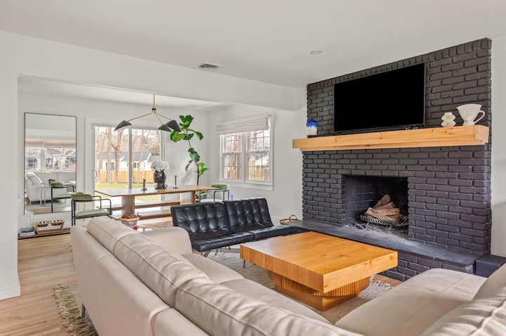 Cozy Dream Home With 4 Bedrooms & 2 Kitchens - Patchogue, NY