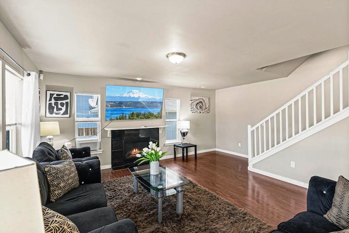 Cloud Villa: Safe Neighborhood, Window Acs, Fenced - Tacoma, WA