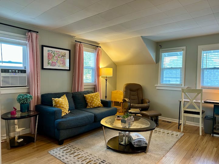 Walking Distance To Unmc-1 Br Carriage House - Omaha, NE