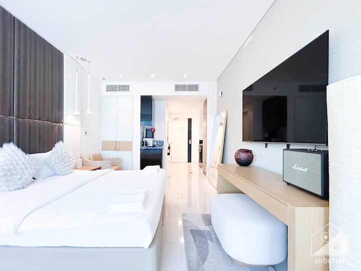 Stunning Studio With Canal Views In Business Bay - Dubai
