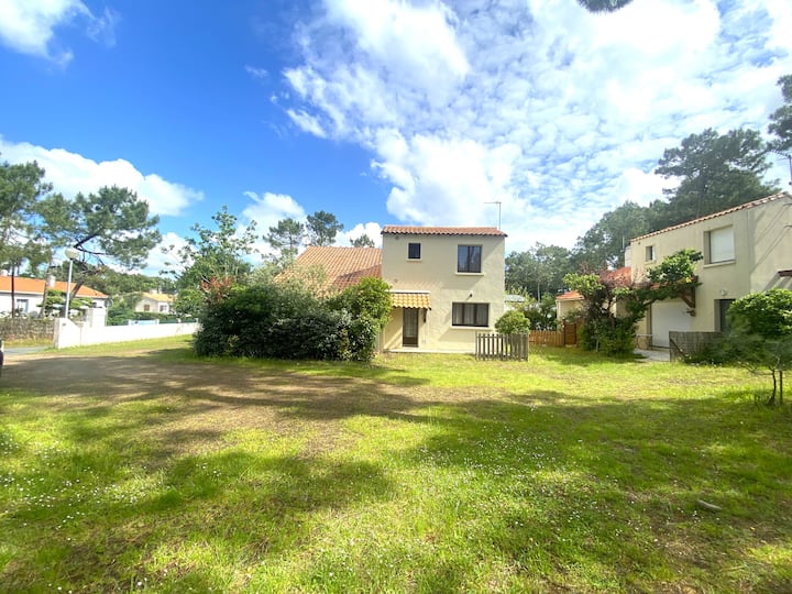 Dans Les Pins, Maison Agréable - Angles