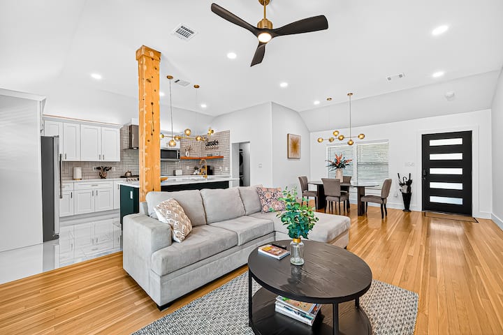 Stylish, 2 Bedroom In Houston- - Bellaire, TX