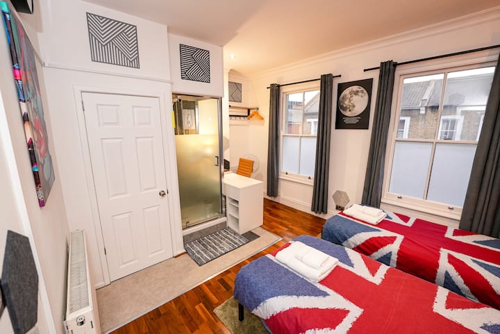 West Kensington En Suite | Easy City Access - London