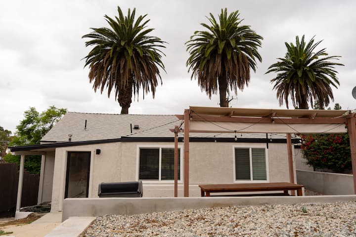 House Of Palms - Montebello, CA