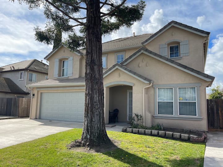 Beautiful, Comfortable And Spacious House - Manteca, CA