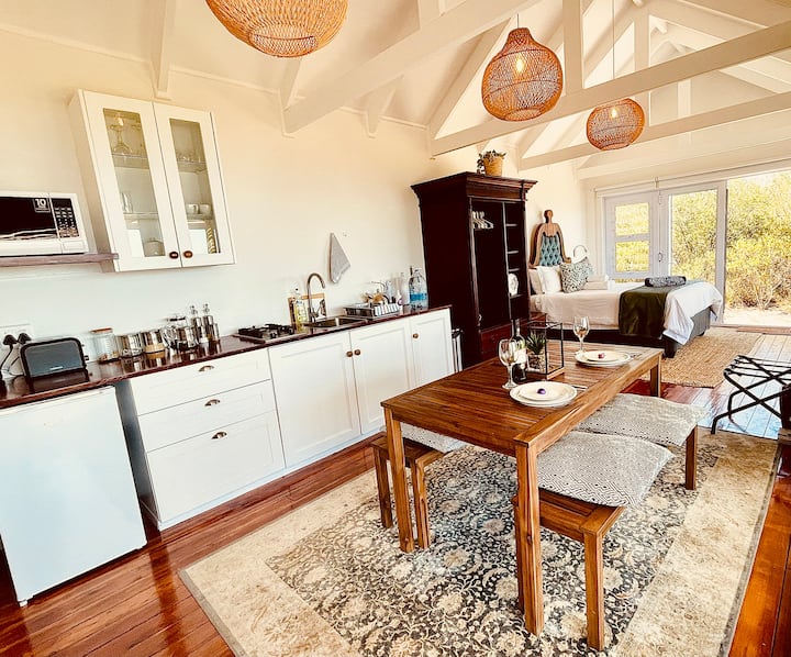 Sea Views, Hikes & Tranquility: Clifftop Cabin - Plettenberg Bay