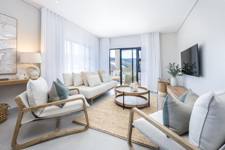 Two Bed Pool View Superior 207 - Hermanus