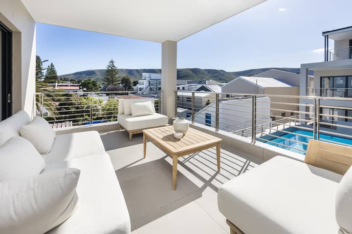 Two Bed Pool View Superior 207 - Hermanus